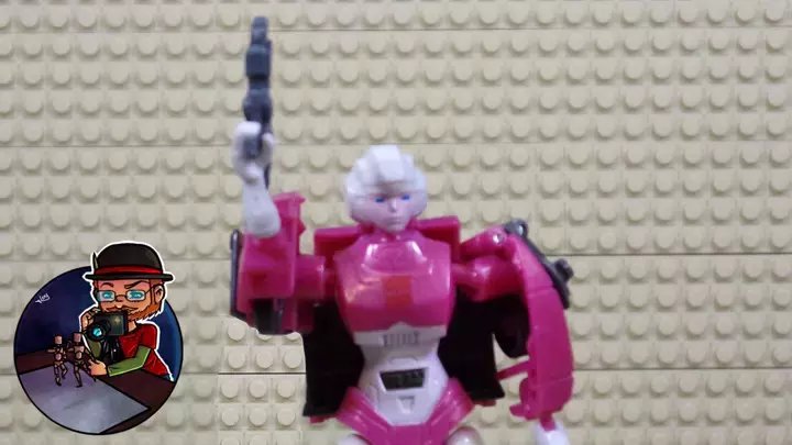 TRANSFORMERS AUTHENTICS Arcee Review